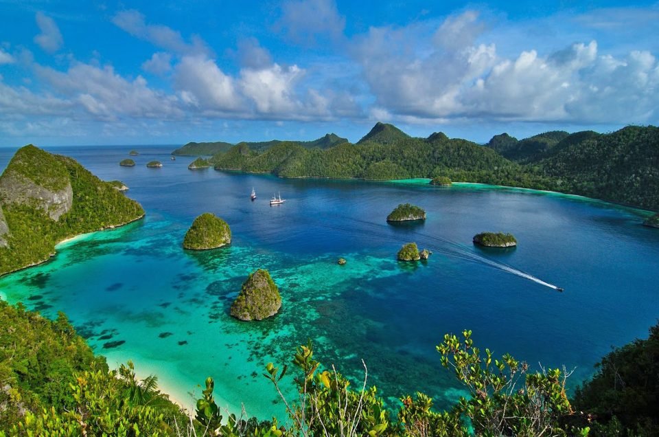 Beautiful places in Indonesia | Highlight of Indonesia Travel